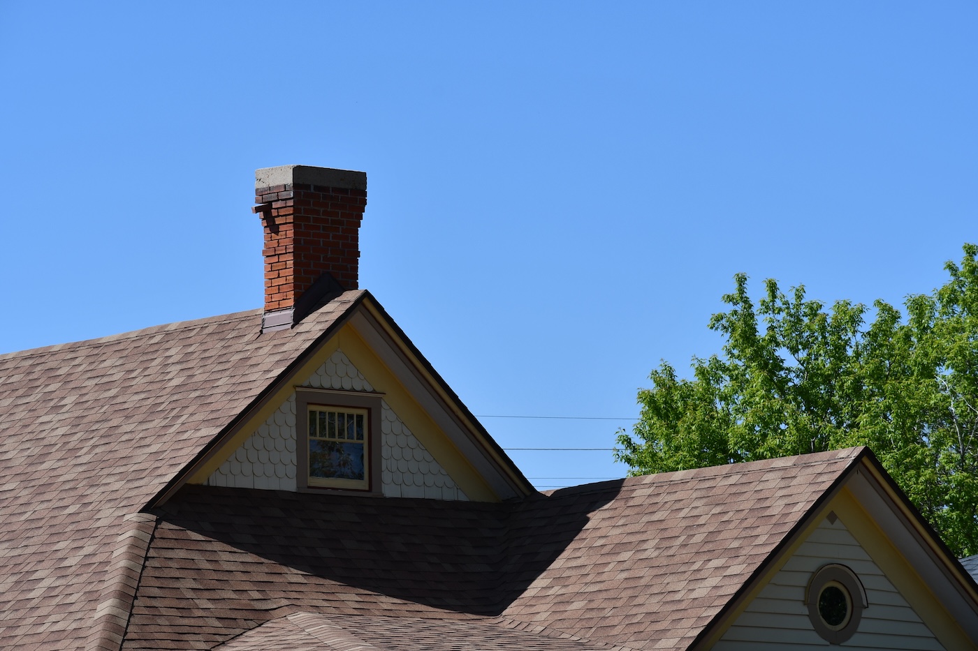 Dutch Gable Roof Styles (6 Popular Architectural Looks)
