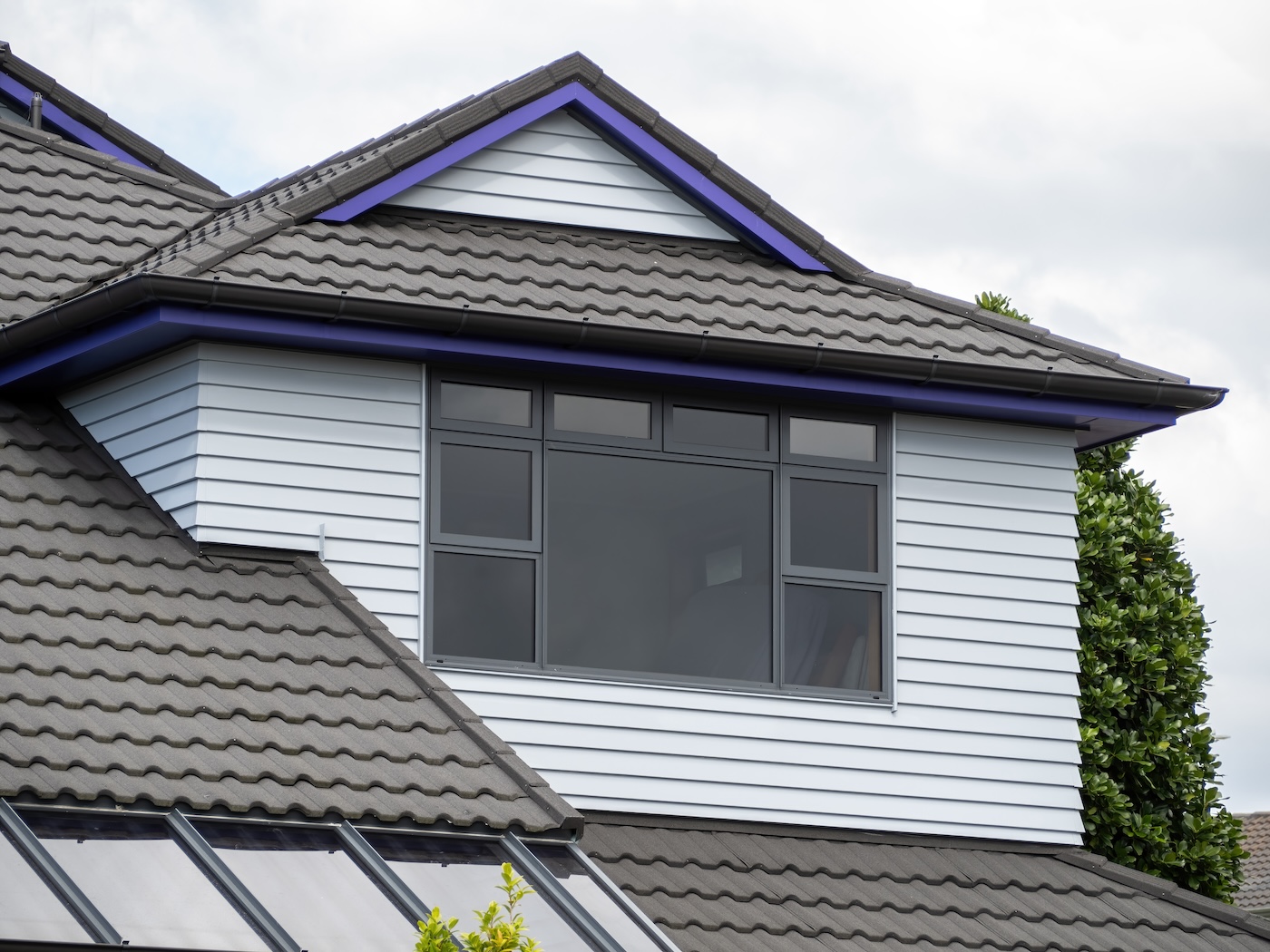 Dutch Gable Roof Styles (6 Popular Architectural Looks)